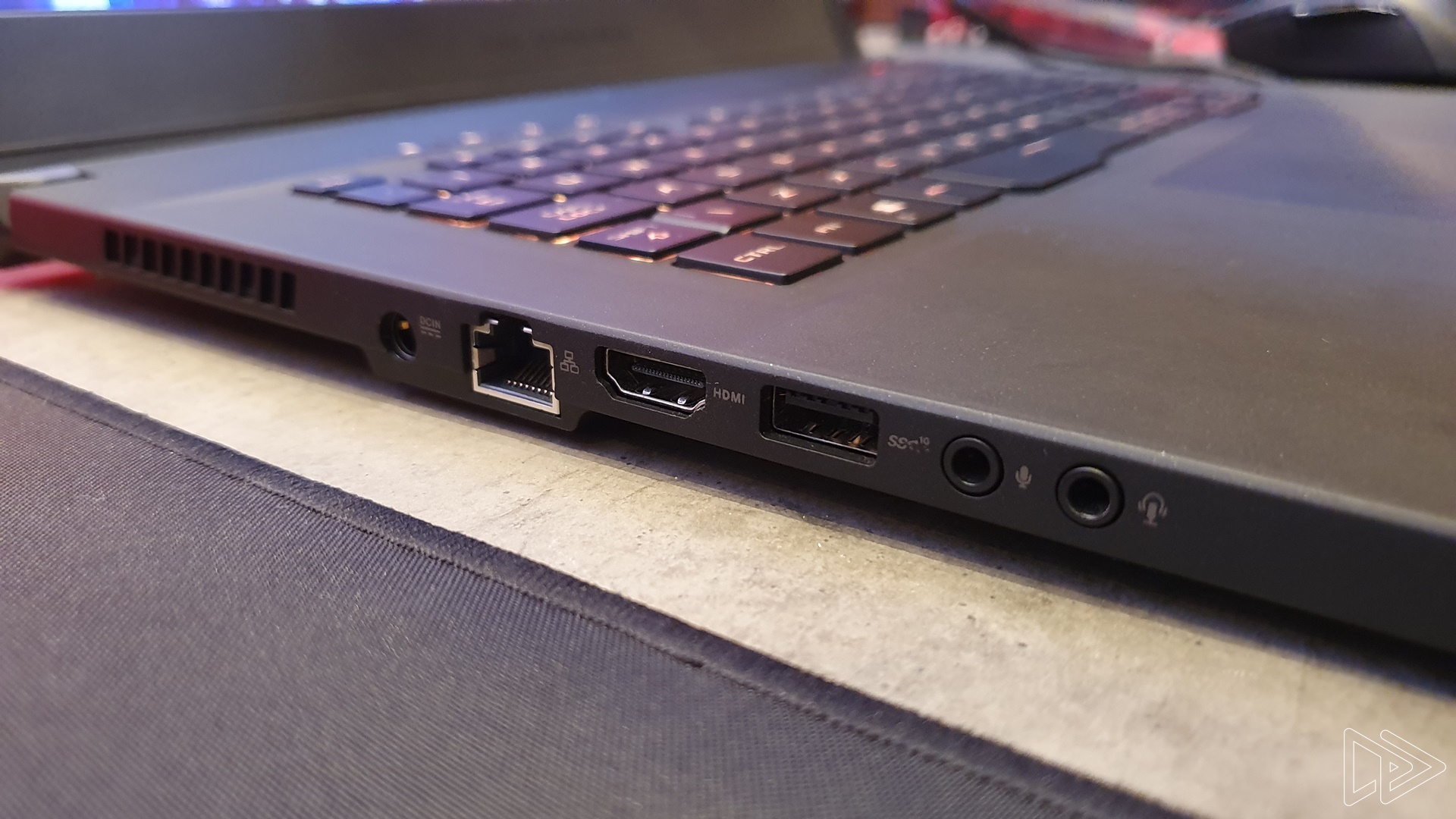 The Asus ROG Zephyrus M Is a Thin & Light GTX 1660 Ti Gaming Laptop for ...
