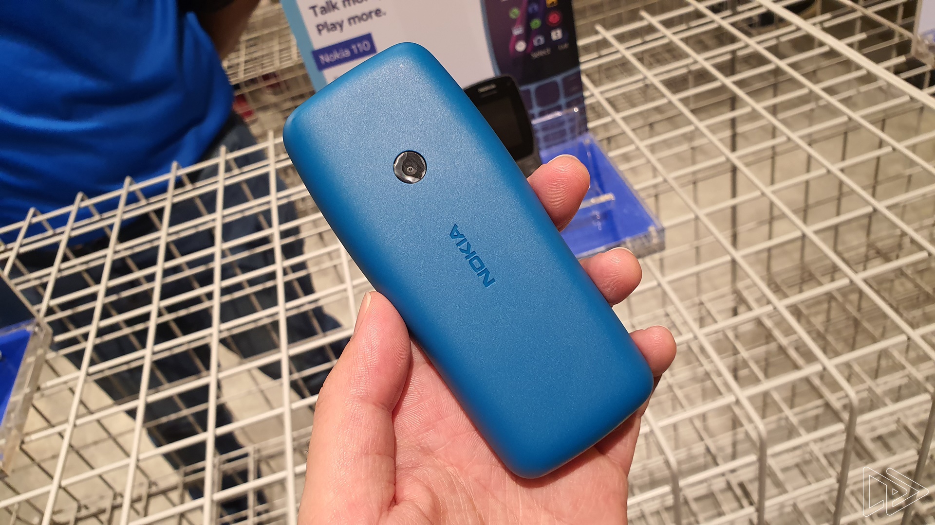 Relive Nostalgia with the Nokia 2720 Flip Phone; Now with 4G ...