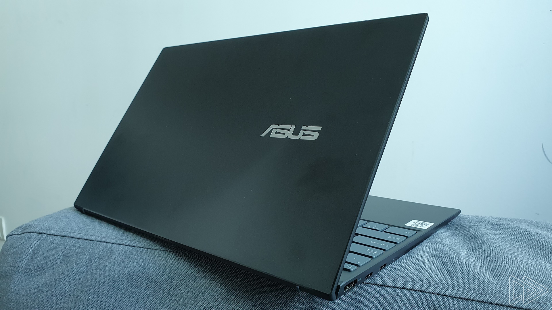 Asus ZenBook 14 (2020) Quick Review: Long-Lasting Thin & Light ...