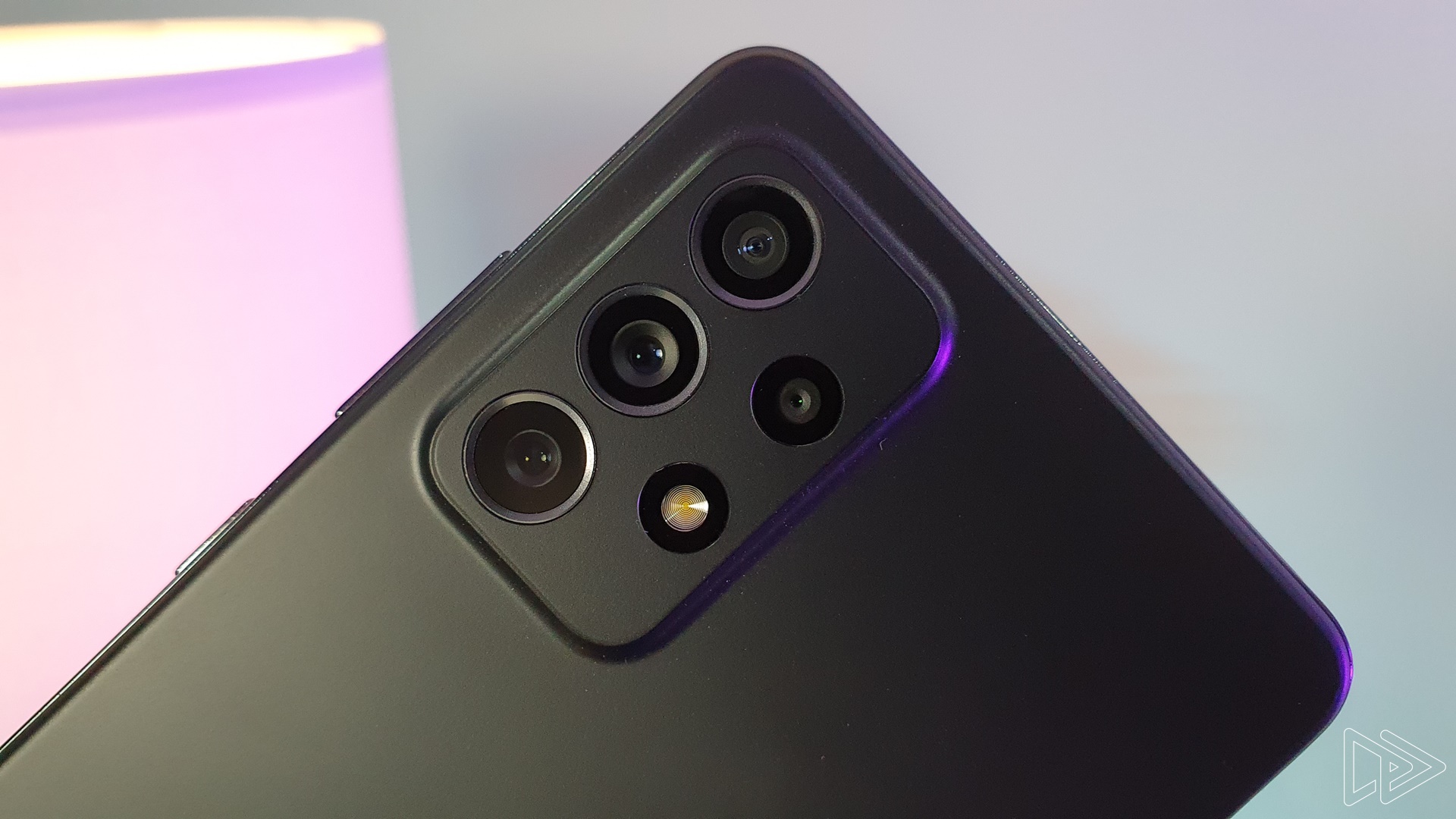 Samsung Galaxy A72 Quick Review: Unique Enough to Stand Out – Nextrift