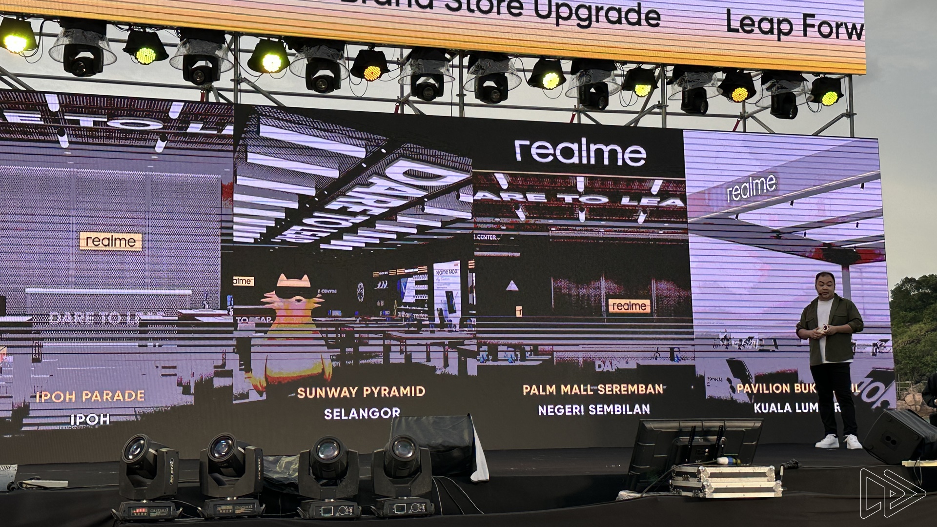 Realme Opens 4 New “Brand Store 3.0” in Malaysia – KL, Selangor, Perak ...