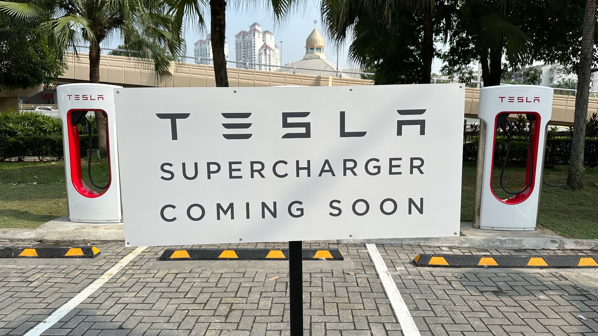 Tesla Supercharger Available in Sunway Pyramid Soon – Tesla Cars Only ...
