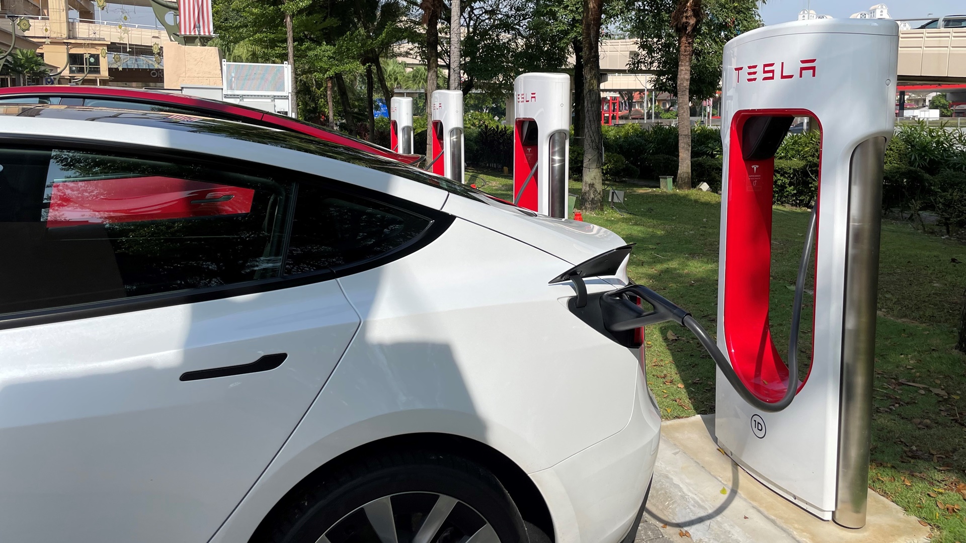 Tesla Model 3 & Model Y on Display at Sunway Pyramid Until 12 November ...