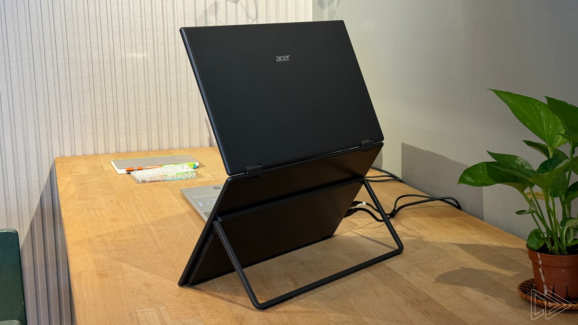 Acer Launches Portable Dual Screen Monitor in Malaysia for RM1,699 ...