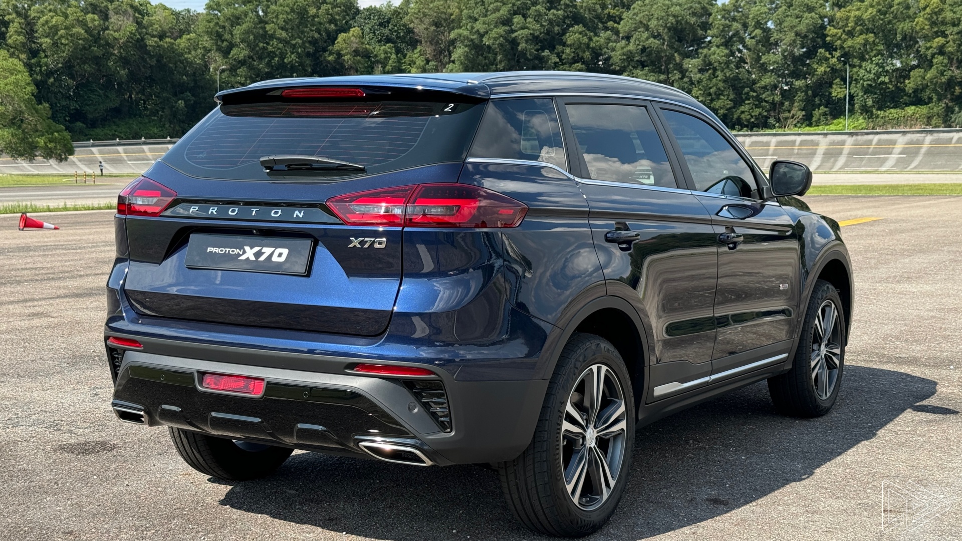 This Is the 2025 Proton X70 – New Front End, Same Taillights, Apple CarPlay & Android Auto ...