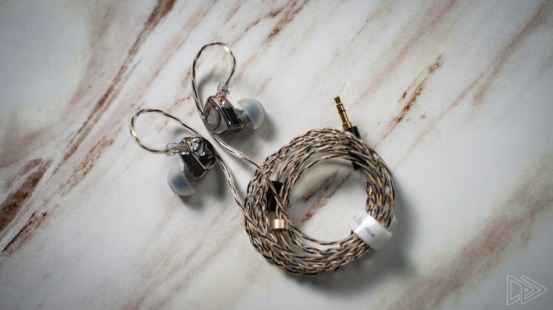 SIMGOT EW300 Review: Tribrid Triumph – Nextrift