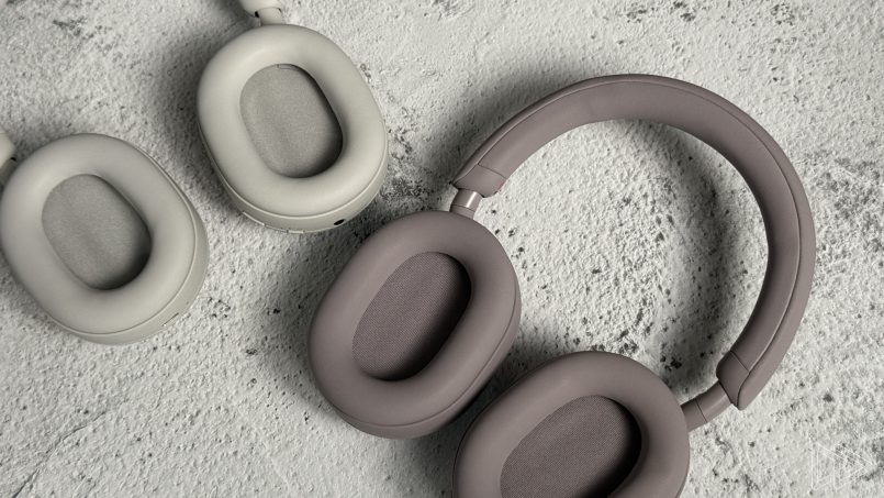 The Sony WH-1000XM5 Looks (And Sounds) Great in Smoky Pink – LE ...